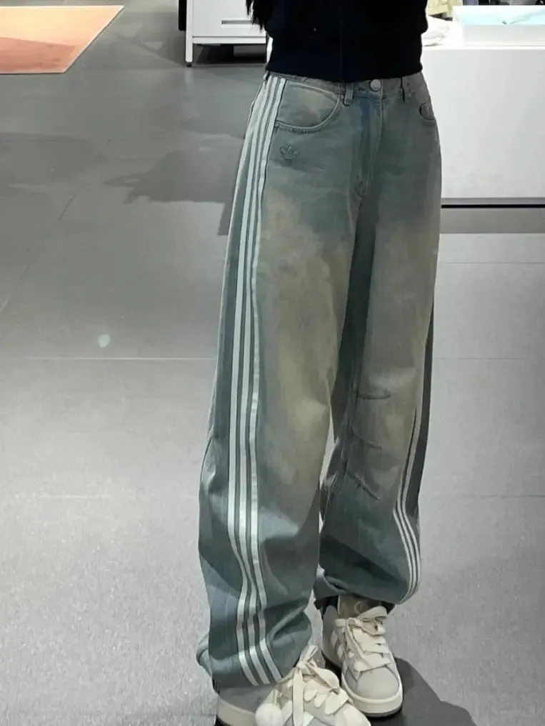 아디다스 오리지널 클래식 스포츠 스트라이프 데님 팬츠 연청 JX9212 | 크로켓