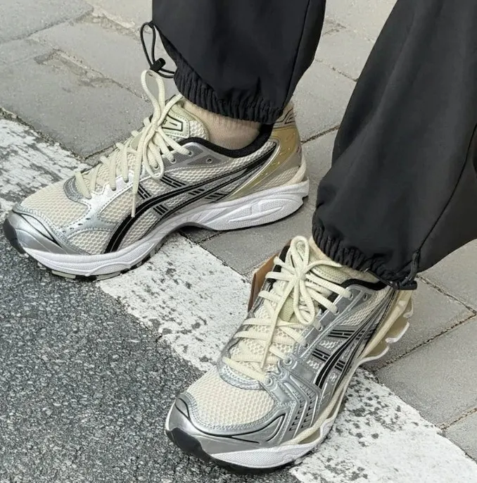 아식스 젤 카야노 14 운동화 버치 퓨어 실버 1203A537-200 | 상품 상세 | 크로켓