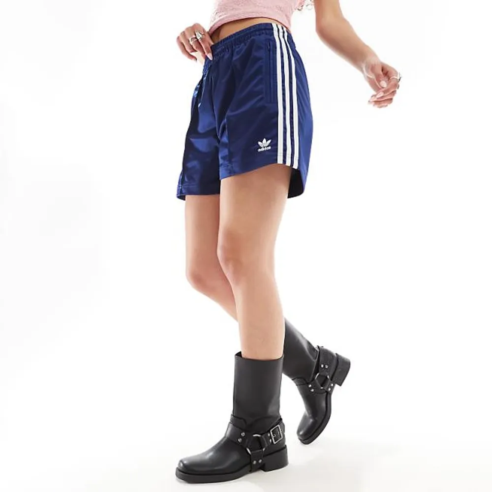 아디다스 라산트 컷 라인 트랙 팬츠 다크 블루 여성 와이드 바지 JW9743 | 상품 상세 | 크로켓