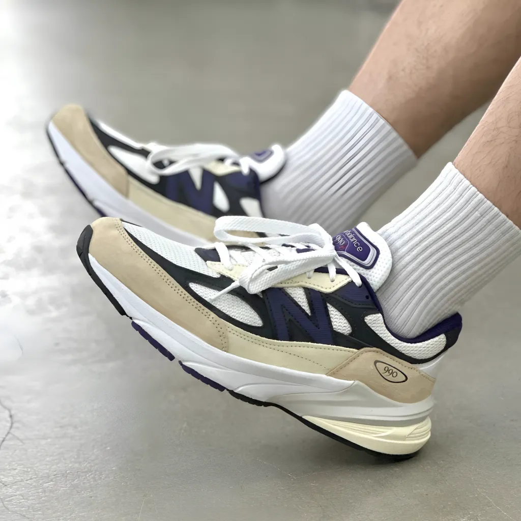 뉴발란스 990V6 메이드 인 USA 화이트 플럼 U990WB6 | 크로켓