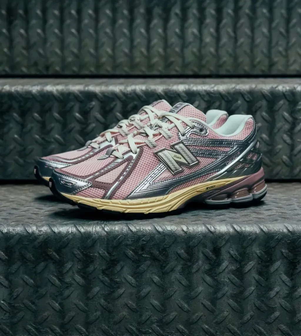 뉴발란스 1906R 운동화 메탈릭 실버 핑크 U1906RNF | 크로켓