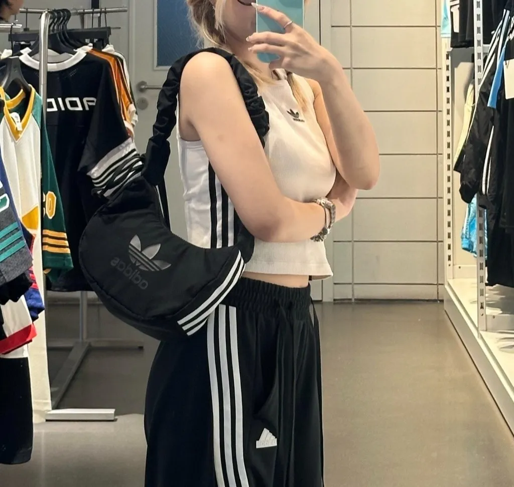 [무배특가/빠른출고] 아디다스 셔링 숄더백 보부상 미니백 가방 블랙 S사이즈 JP0144 | 상품 상세 | 크로켓