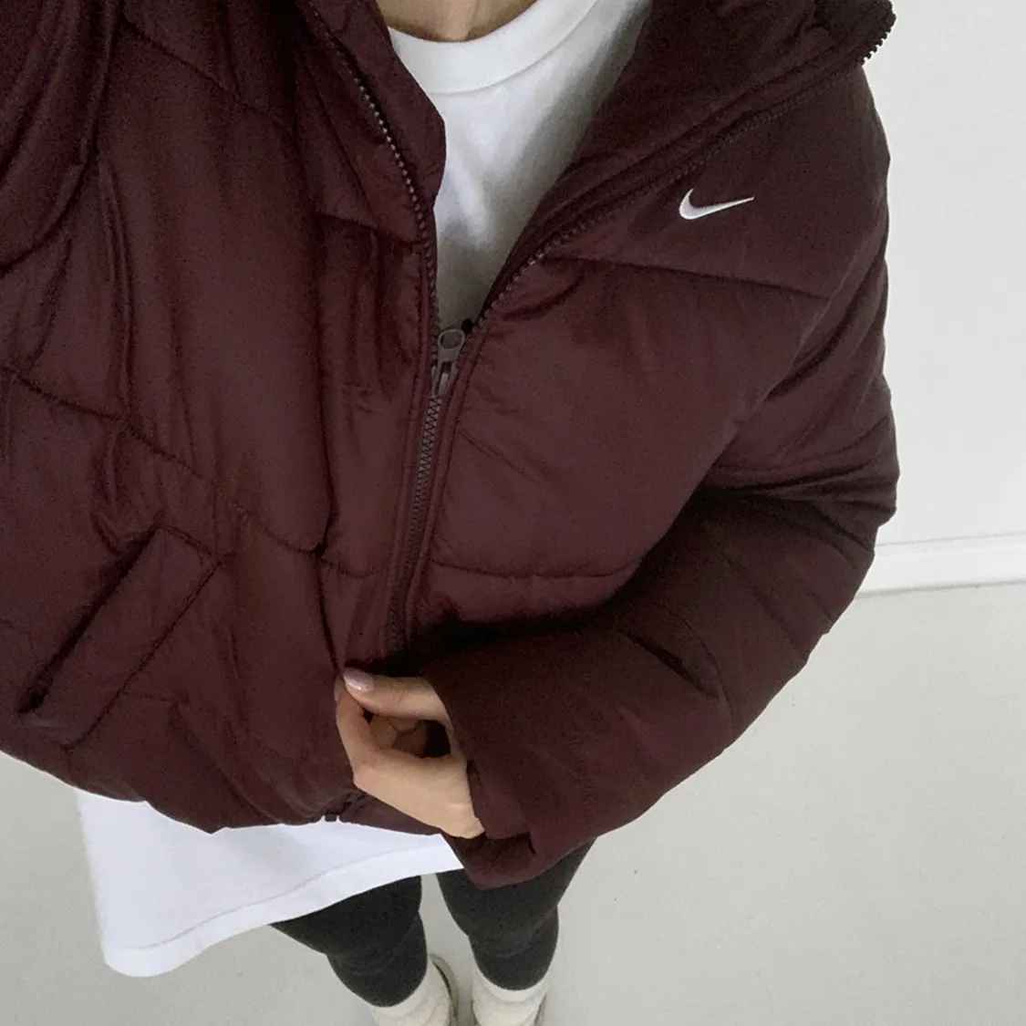 Nike Women's Loose Fit Classic Puffer Thermafit Hooded Short Padded ...