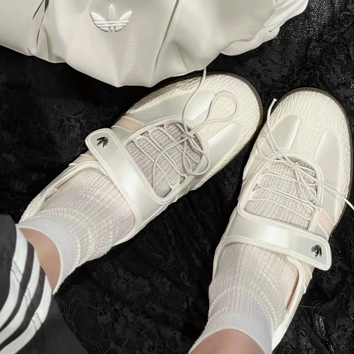 [무료배송] 아디다스 우먼스 오리지널 삼바 메리제인 발레코어 화이트 핑크 JR4482 | 상품 상세 | 크로켓