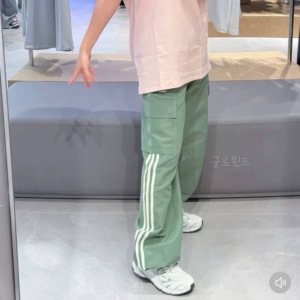 아디다스 오리지널 아디컬러 여성 카고 팬츠 그린 IZ0716 | 상품 상세 | 크로켓