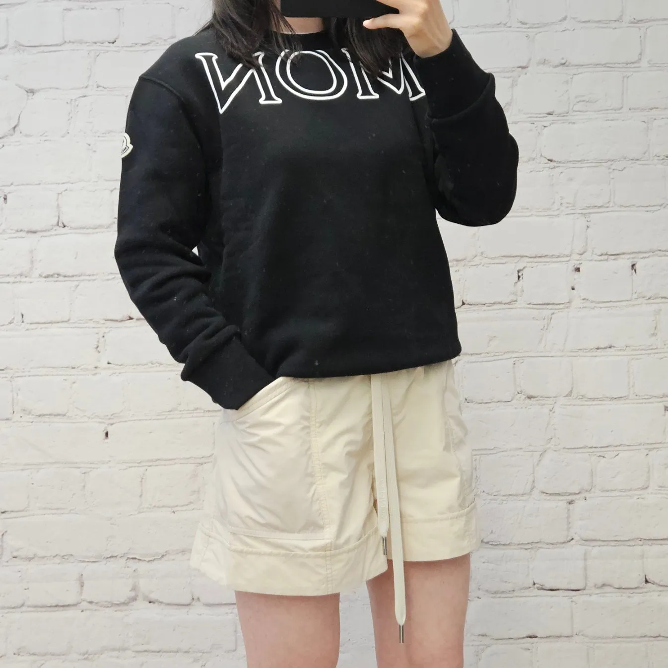 몽클레어 여성 와펜로고 레터링 스웻셔츠 블랙 8G000 29 809KX 999 | 크로켓