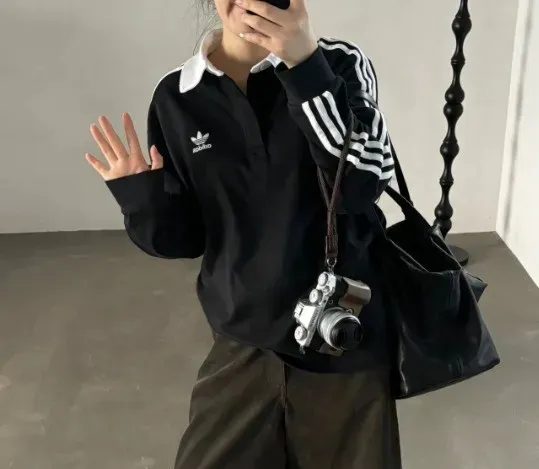 아디다스 오리지널 삼선 블랙 럭비 카라 긴팔티 공용 IZ4806 | 크로켓