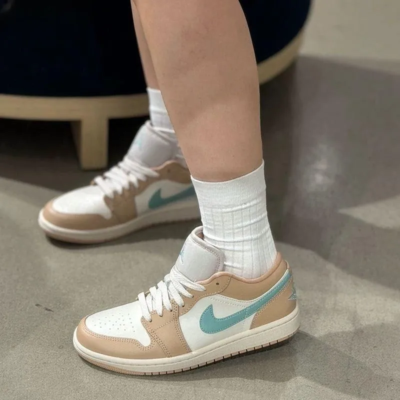 에어 조던 1 로우 우먼스 라이트 오어우드 브라운 헴프 DC0774-130 | 크로켓