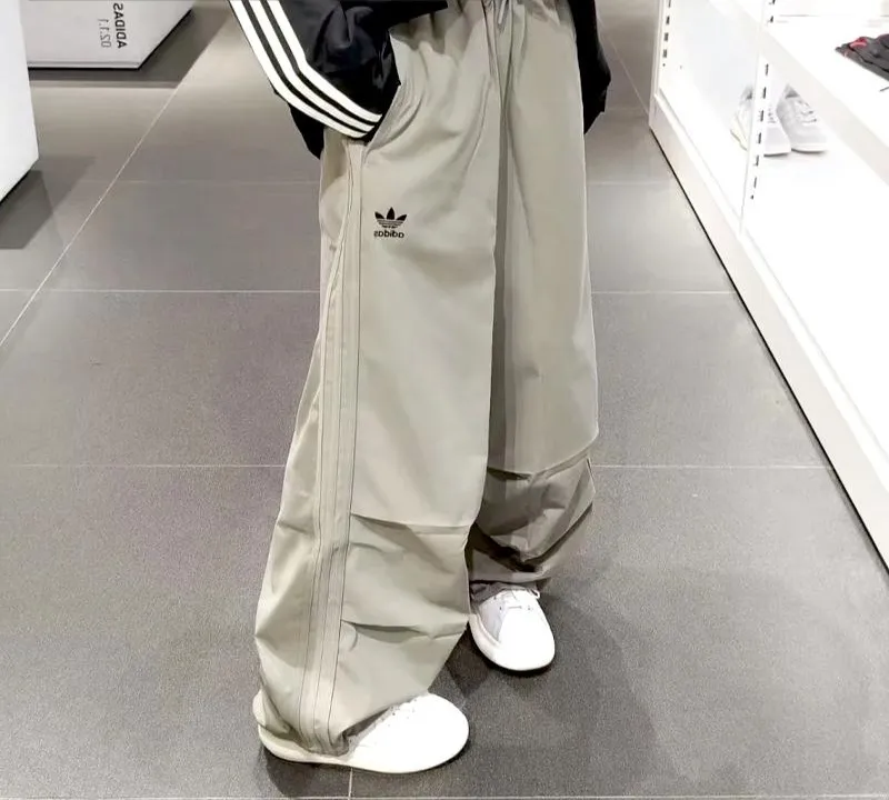 [무료배송] 항공직배송 아디다스 오리지널 파라슈트 트랙 와이드 트레이닝 팬츠 IY2075 IZ4849 | 상품 상세 | 크로켓