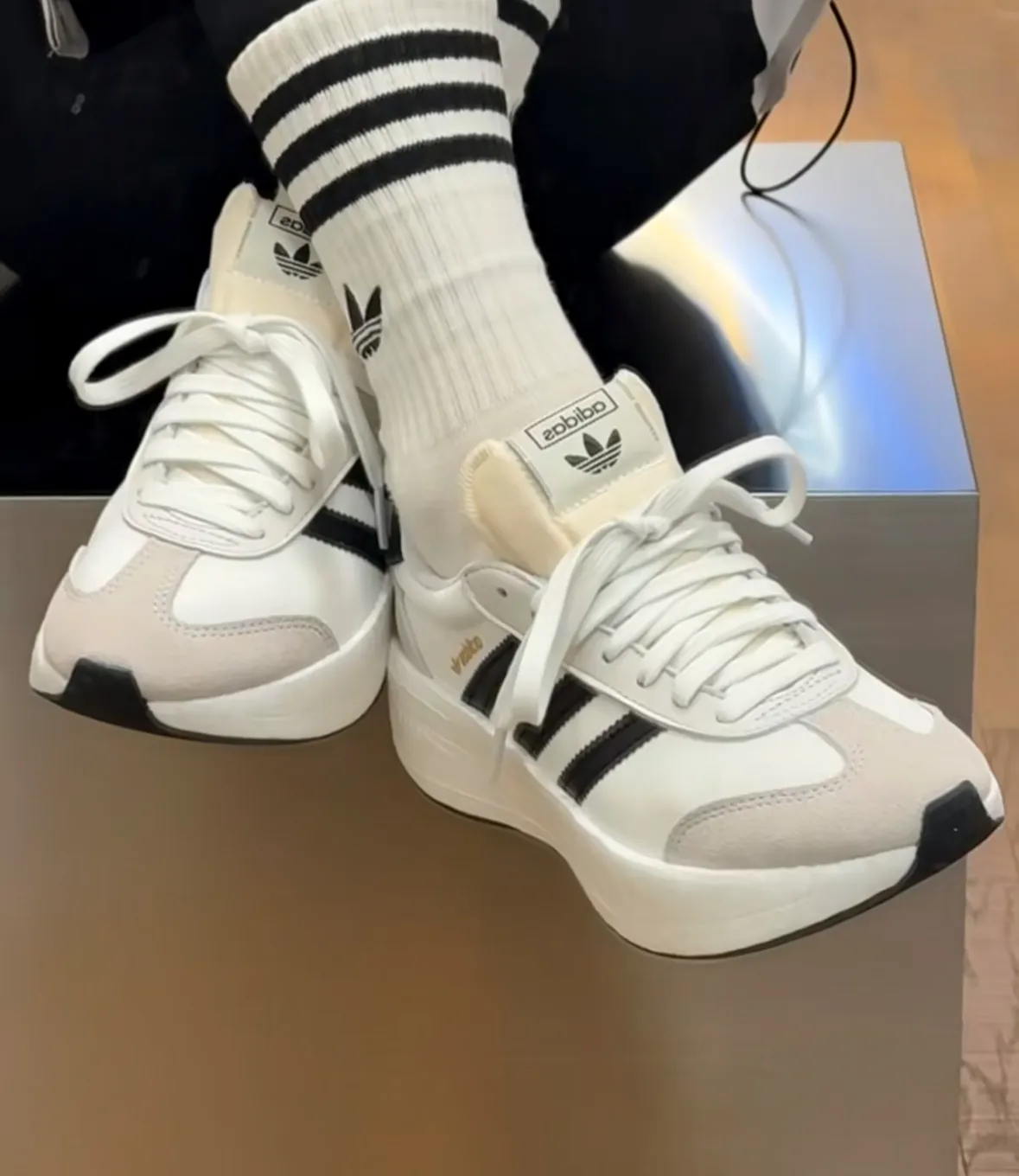 아디다스 시티 RNR 클래식 스니커즈 공용 2컬러 화이트 블랙 JI0831 JI0836 | 크로켓