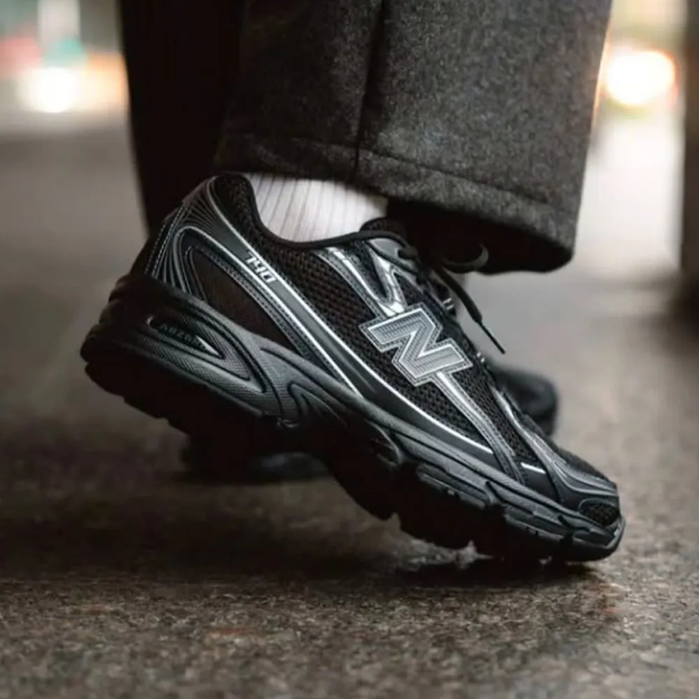 뉴발란스 740 GS 여성 블랙 실버 GR740BM | 크로켓