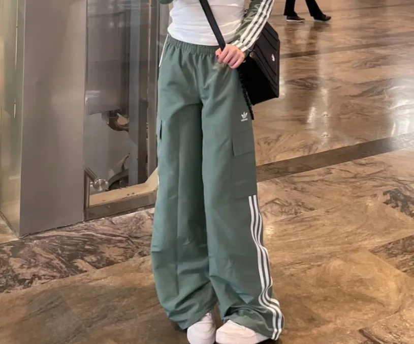아디다스 오리지널 아디컬러 여성 카고 팬츠 그린 IZ0716 | 상품 상세 | 크로켓