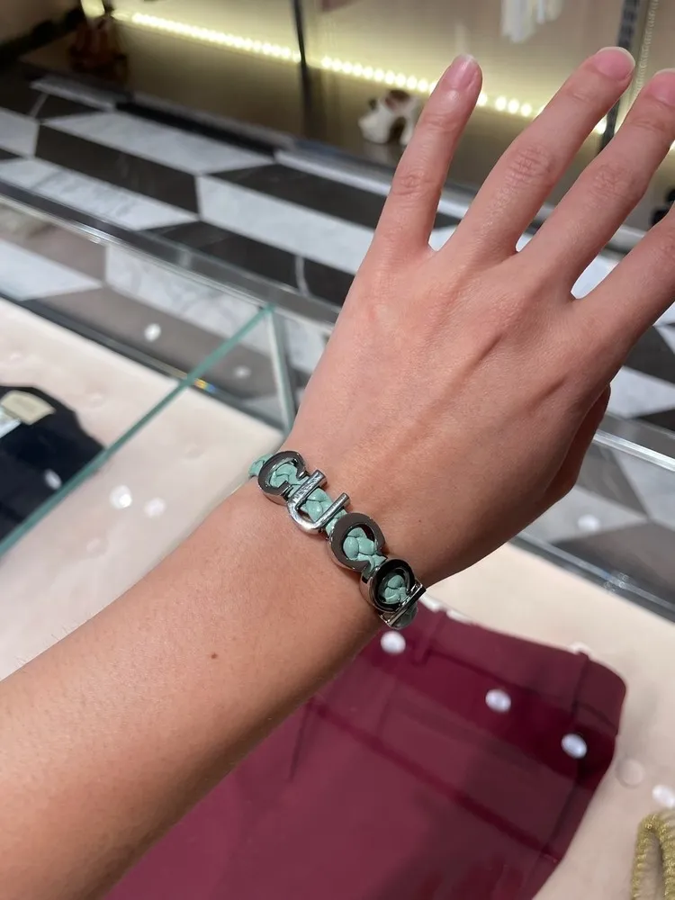 구찌 실버 메탈 로고 레더 버클 팔찌 MINT GREEN 684631 IAAA2 8186 | 상품 상세 | 크로켓