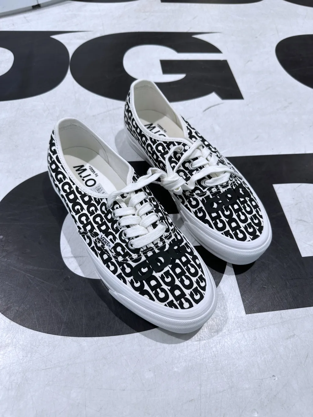 꼼데가르송 CDG x 반스 VANS 어센틱 AUTHENTIC SNEAKERS 운동화 SZ-K106-002 | 상품 상세 | 크로켓
