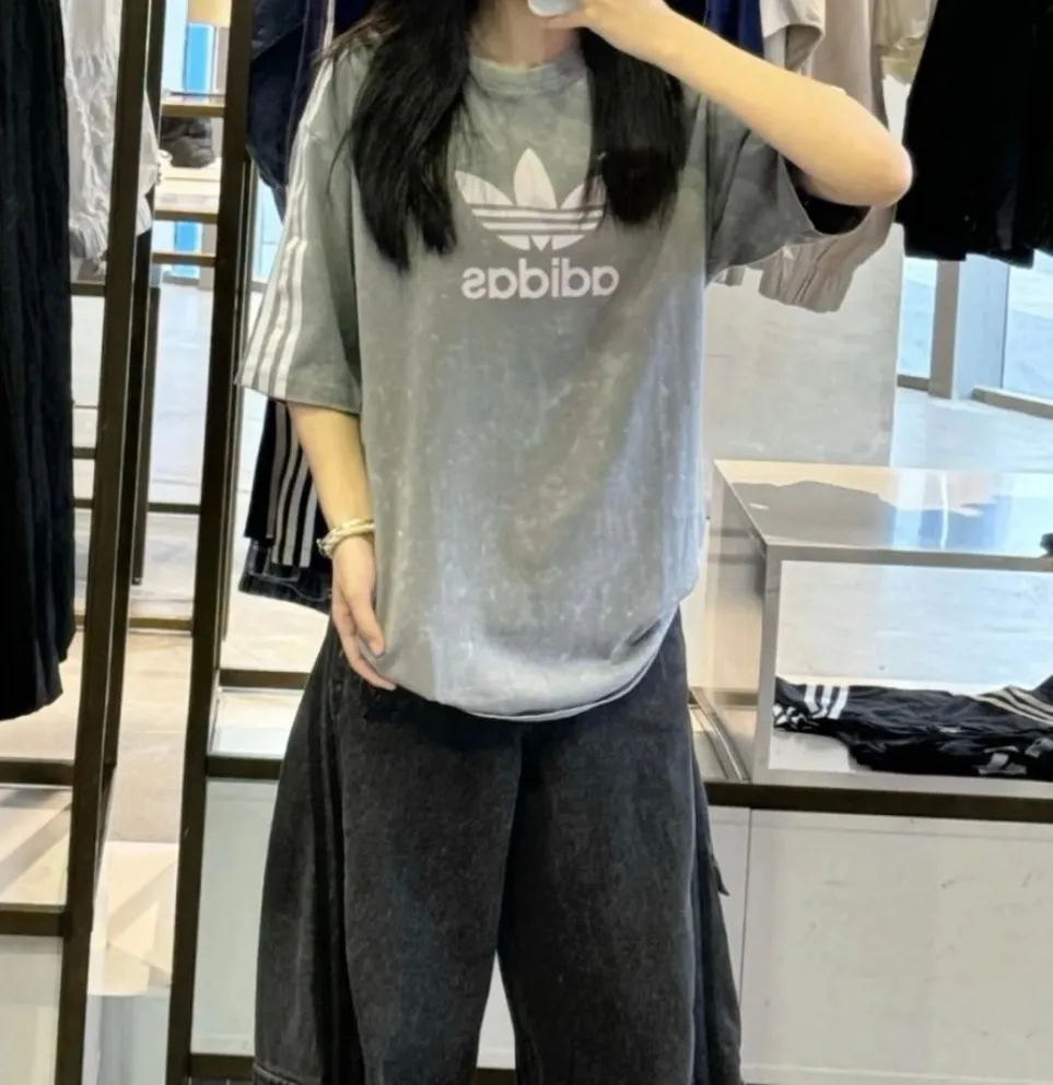 아디다스 오리지널 트레포일 로고 오버핏 워싱반팔티셔츠 아디다스워싱반팔티셔츠 아디다스오버핏반팔티셔츠 그레이 | 크로켓