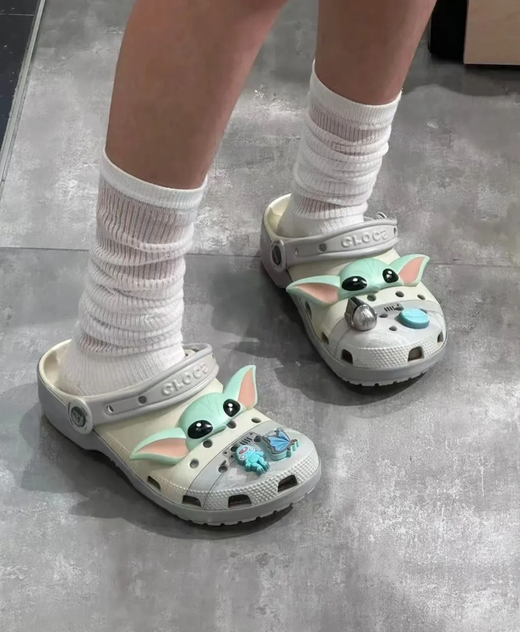 크록스 x 타워즈 콜라보 클래식 클로그 남녀공용 샌들 슬리퍼 209482-2Y2 | 크로켓