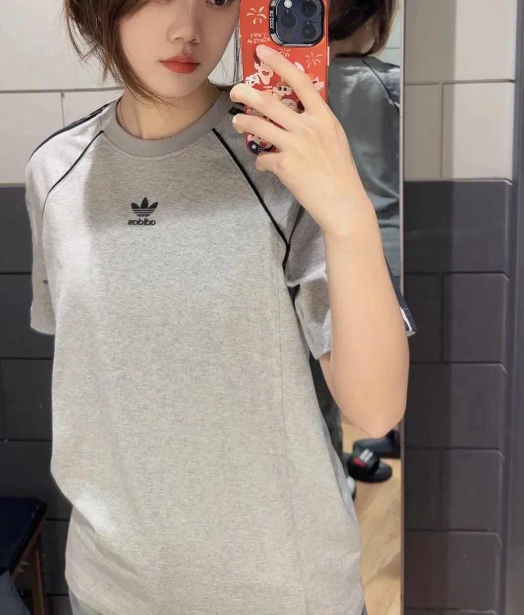 아디다스 오리지널 남녀공용 반팔 티셔츠 그레이 IR9455 | 크로켓