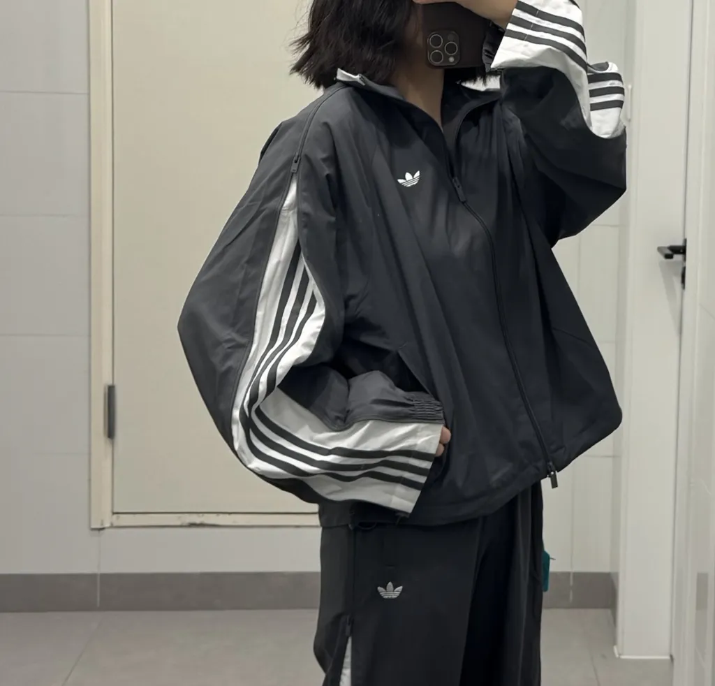 아디다스 아딜레니엄 3 루즈핏 여성 트랙탑 져지 바람막이 자켓 블랙 JX9204 | 크로켓