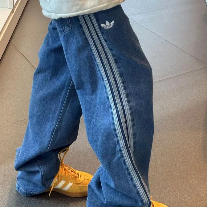 아디다스 오리지널 삼선 파이어버드 루즈핏 데님 진 청바지 JC6234 | 크로켓